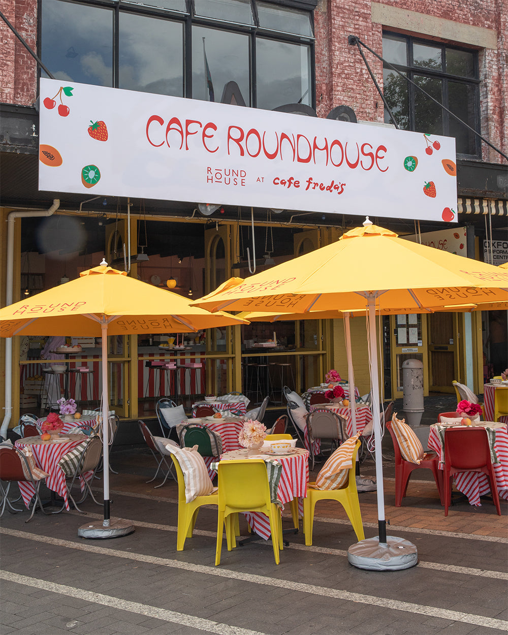 CAFE ROUNDHOUSE – In The Roundhouse