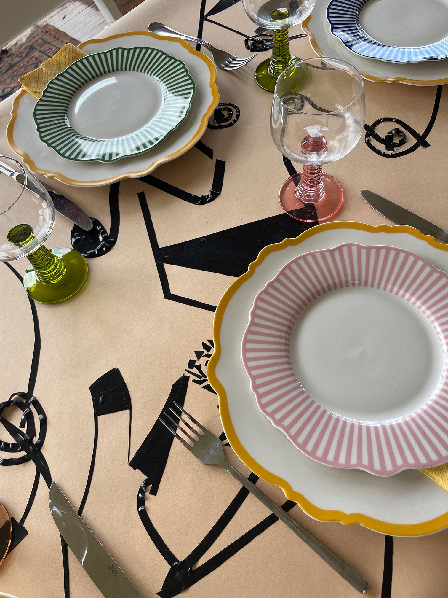 Wave Dinner Setting – In The Roundhouse